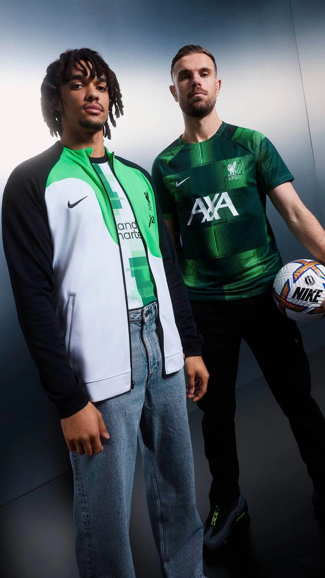 photoshoot-liverpool-players-get-first-look-at-new-nike-away-kit